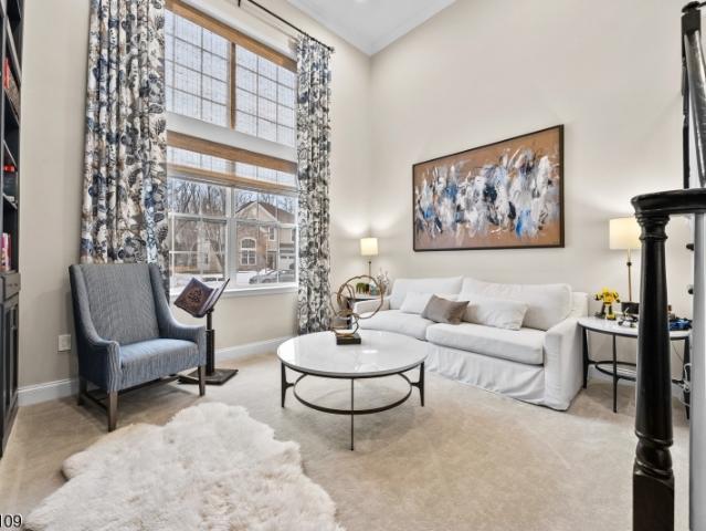 21 Dahlia Ct