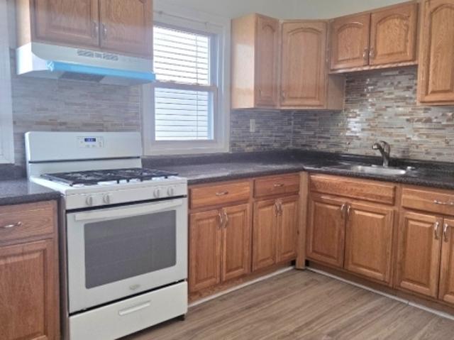 21 Davis Ave # 1