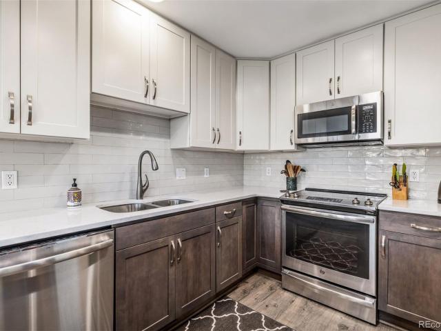 21 Deborah Lane # Share A