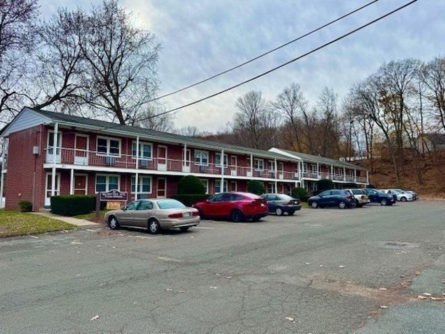 21 Dwight St, Agawam, MA 01001