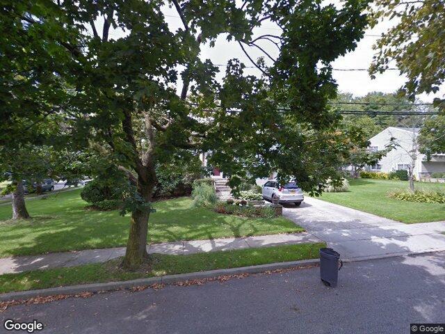 21 Dunhill Rd, Manhasset Hills, NY 11040
