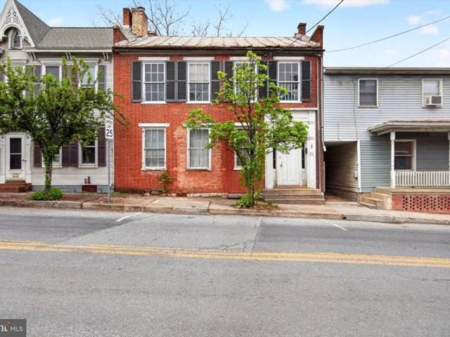 21 E Main St, Newville, PA 17241