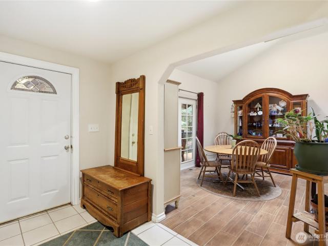 21 E Michelle Court
