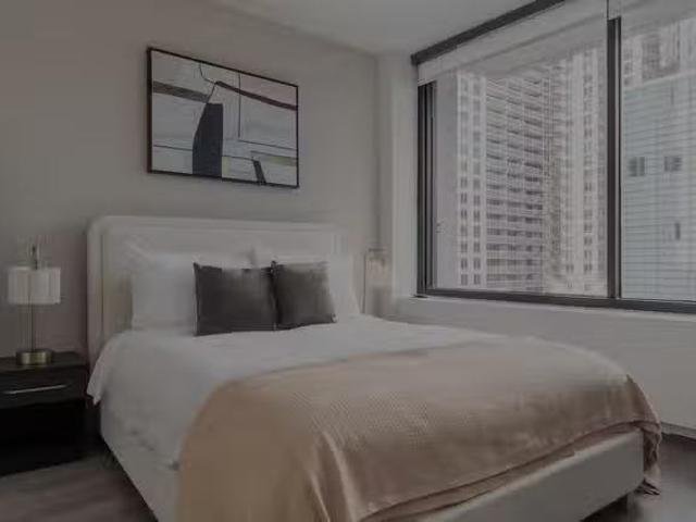 21 E Chestnut St. Rush & Division Studio 1 Bath