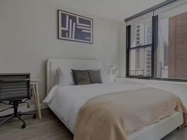 21 E Chestnut St. Rush & Division Studio 1 Bath