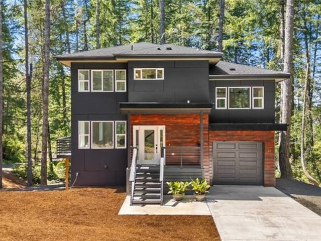 21 E Country Club Dr N, Union, WA 98592