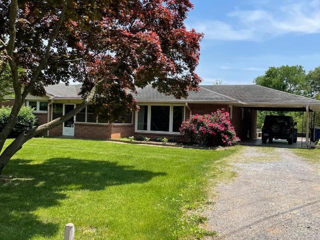 21 E Loudoun St, Round Hill, VA 20141 | MLS #VALO2117 | Compass