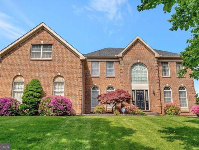 21 E Periwinkle Ln, Newark, DE 19711