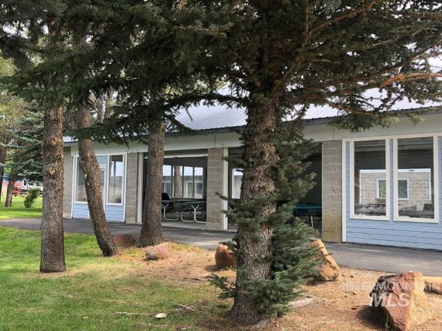 21 E St, Cascade, ID 83611 | MLS #98982