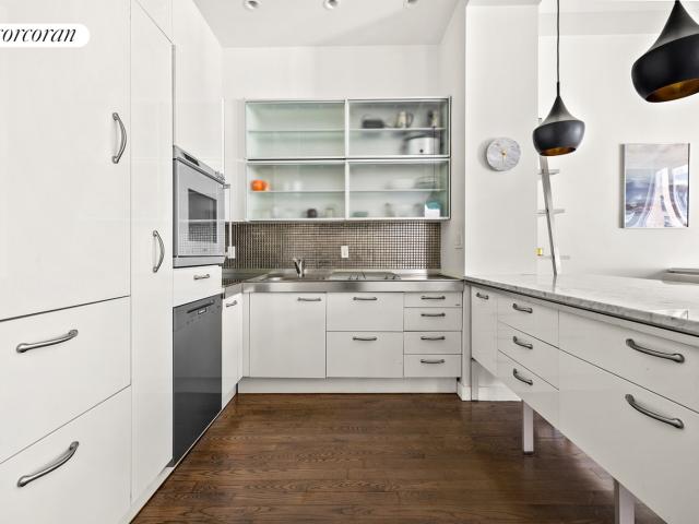 21 E 22ND Street 10F