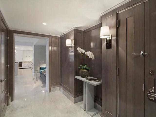 21 East 61st Street, New York, NY