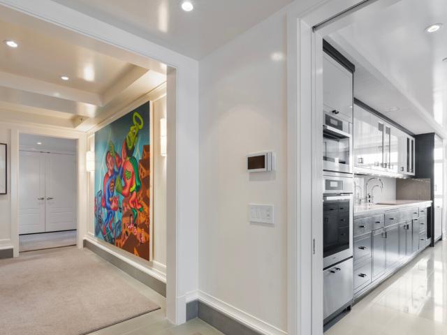21 East 61st Street, Unit 8F