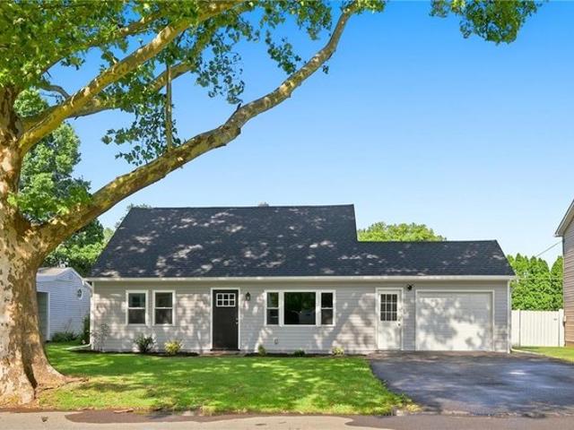 21 Edie Ln, Easton, PA 18045
