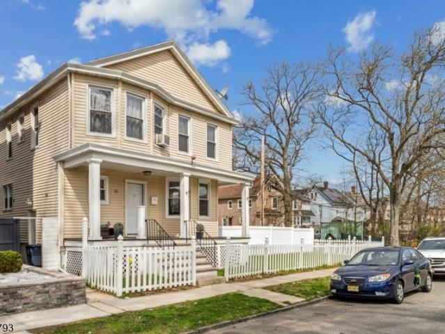 21 Ellington St