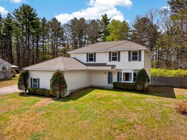 21 Emerald Dr, Laconia, NH 03246
