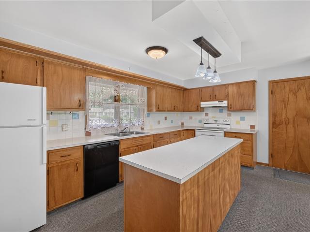 21 Evergreen Dr