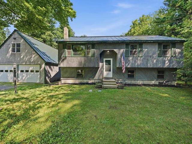 21 Evergreen Dr, Goffstown, NH 03045