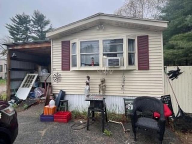 21 Fernald Ln, Rochester, NH 03867