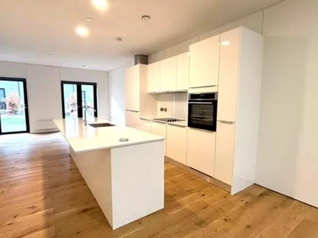 21 Finders Quay, Manchester, M4 6AB, United Kingdom | 3 bed townhouse for rent #140227527 | Rentberry