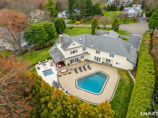 21 Fox Hill Ln, Darien, CT 06820 | MLS #24161 | Compass