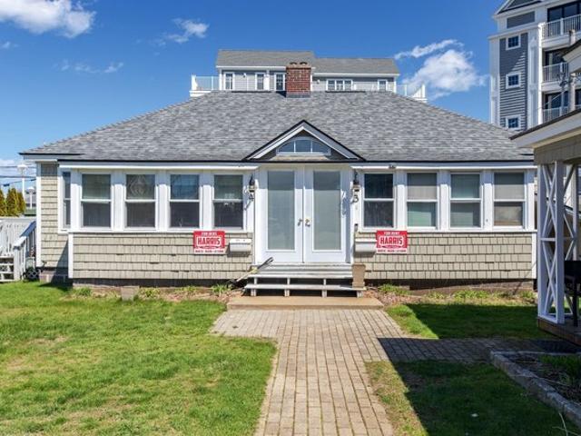 21 Fuller Acres Apt 4, Hampton, NH 03842