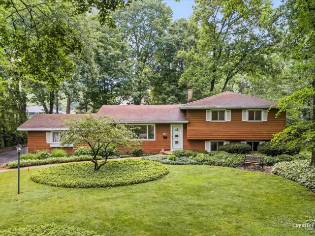21 Golden Larch Court