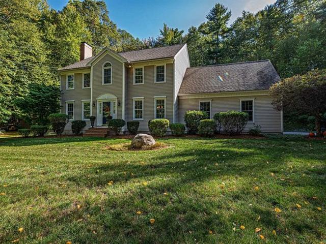 21 Greystone Rd, Kingston, NH 03848