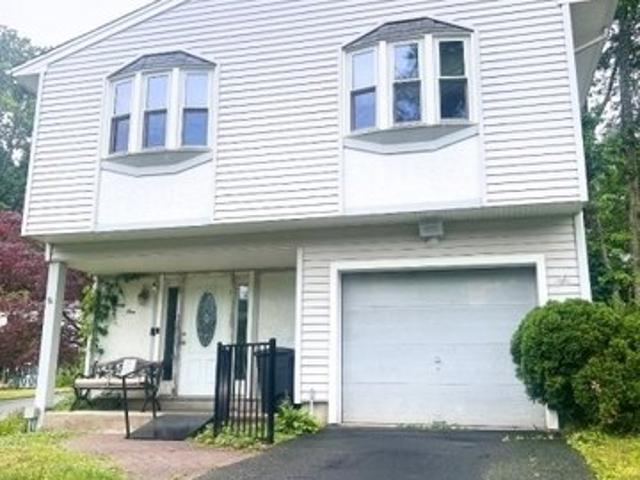 21 Greenwood Ave, Hopatcong, NJ 07874