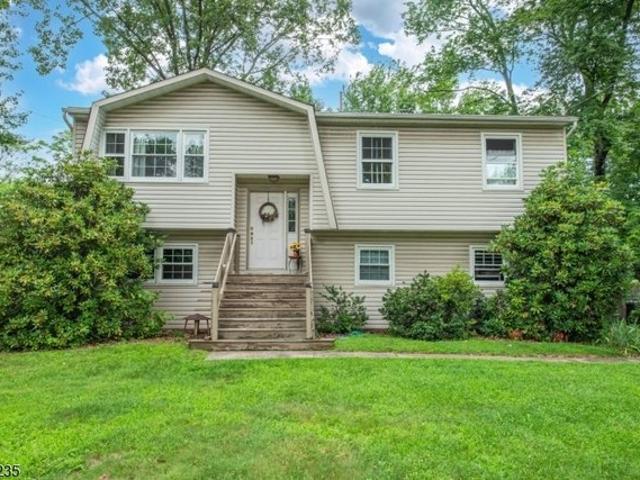 21 Hall Ave, Denville, NJ 07834