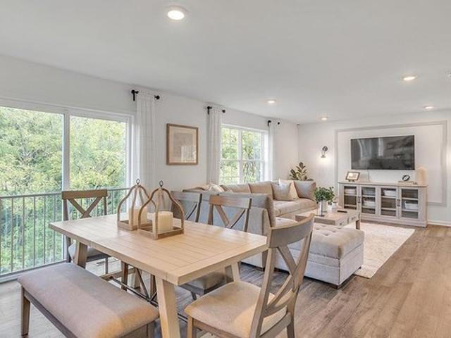 21 Hatteras Cir, Egg Harbor Township, NJ 08234
