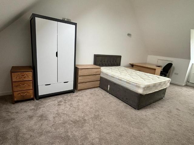 21 Henry Shute Road, Bristol, BS16 5 bed terraced house to rent £3,100 pcm £715 pw