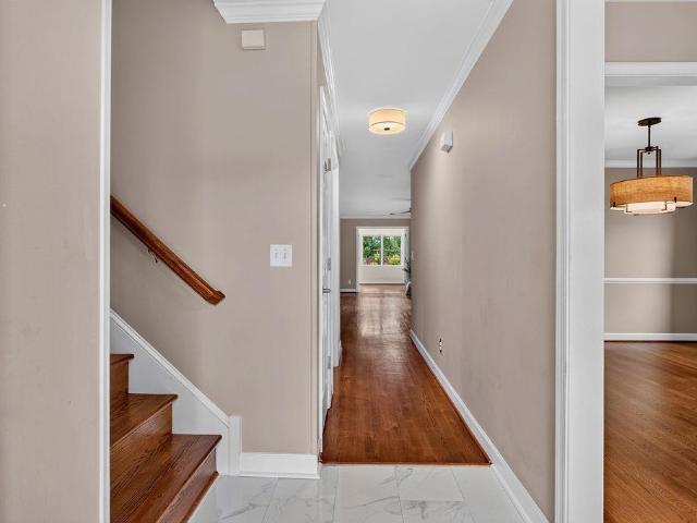 21 hickory nut ln