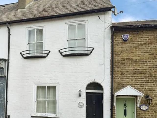 21 High Street, London, NW7 1QY, United Kingdom | 2 bed house for rent #167693270 | Rentberry