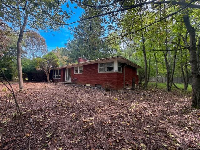 21 Hillcrest Dr