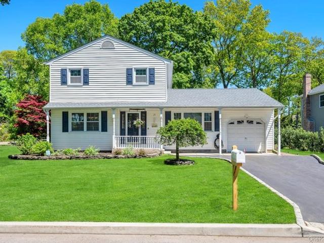 21 Hobson Ave, Saint James, NY 11780