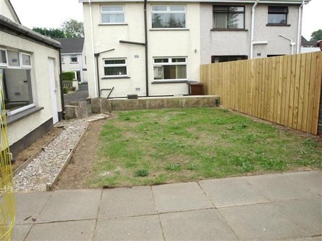 21 Hugomont Avenue