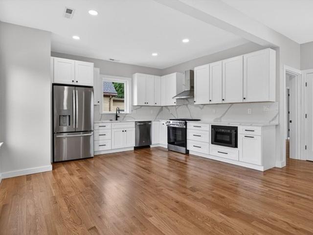 21 Hutchinson St Unit 2, Winthrop, MA 02152