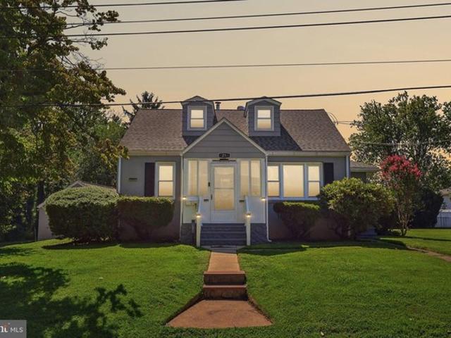 21 Ida Ave, Morrisville, PA 19067