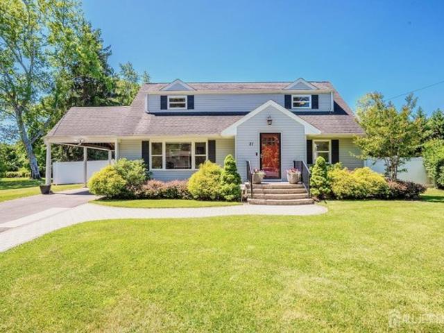 21 Inwood Dr, East Brunswick, NJ 08816