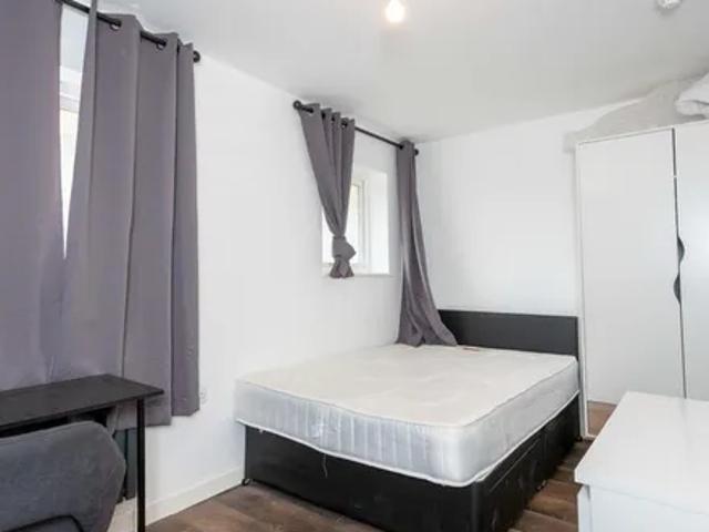 21 Ironmongers Place, Millwall, London, E14 9YD, United Kingdom | Studio duplex for rent #127201719 | Rentberry