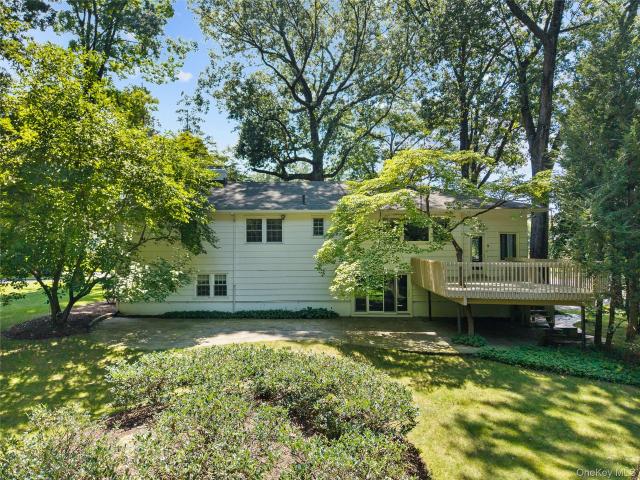 21 Iroquois Trail