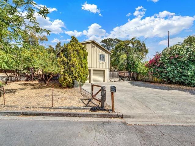 21 Jacks Ln, Napa, CA 94558