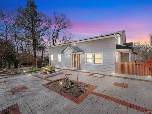 21 Jackson Rd, Mahopac, NY 10541