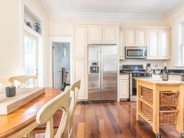 21 Jefferson Ave # 1