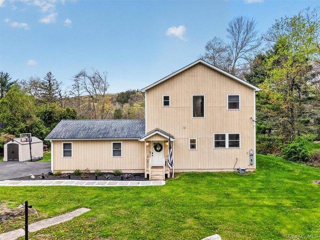 21 Kent Lake Ave, Carmel, NY 10512