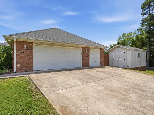21 La Costa Drive