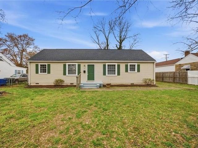 21 Langley Ave, Newport News, VA 23601