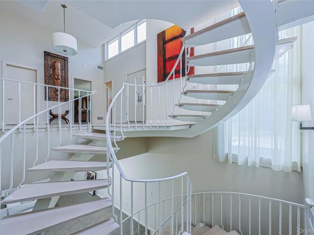 21 Lake Rd