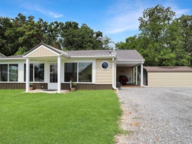 21 Lake Shore Dr, New Concord, KY 42076