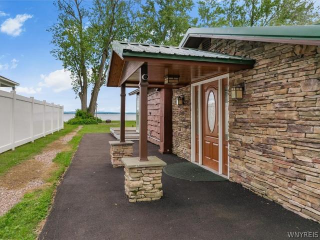 21 Lakeshore Drive